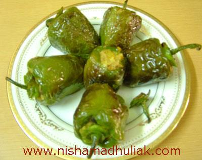 Stuffed Shimla Mirch - Stuffed Capsicum Recipe, Bharawan Capsicum ...